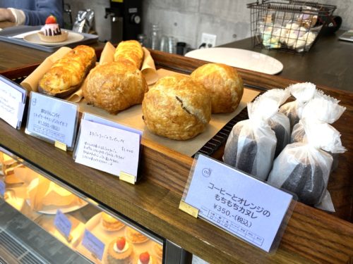 御器所のカフェ「bake melew plant」はかわいらしいスイーツと居心地のいい雰囲気が人気のカフェ