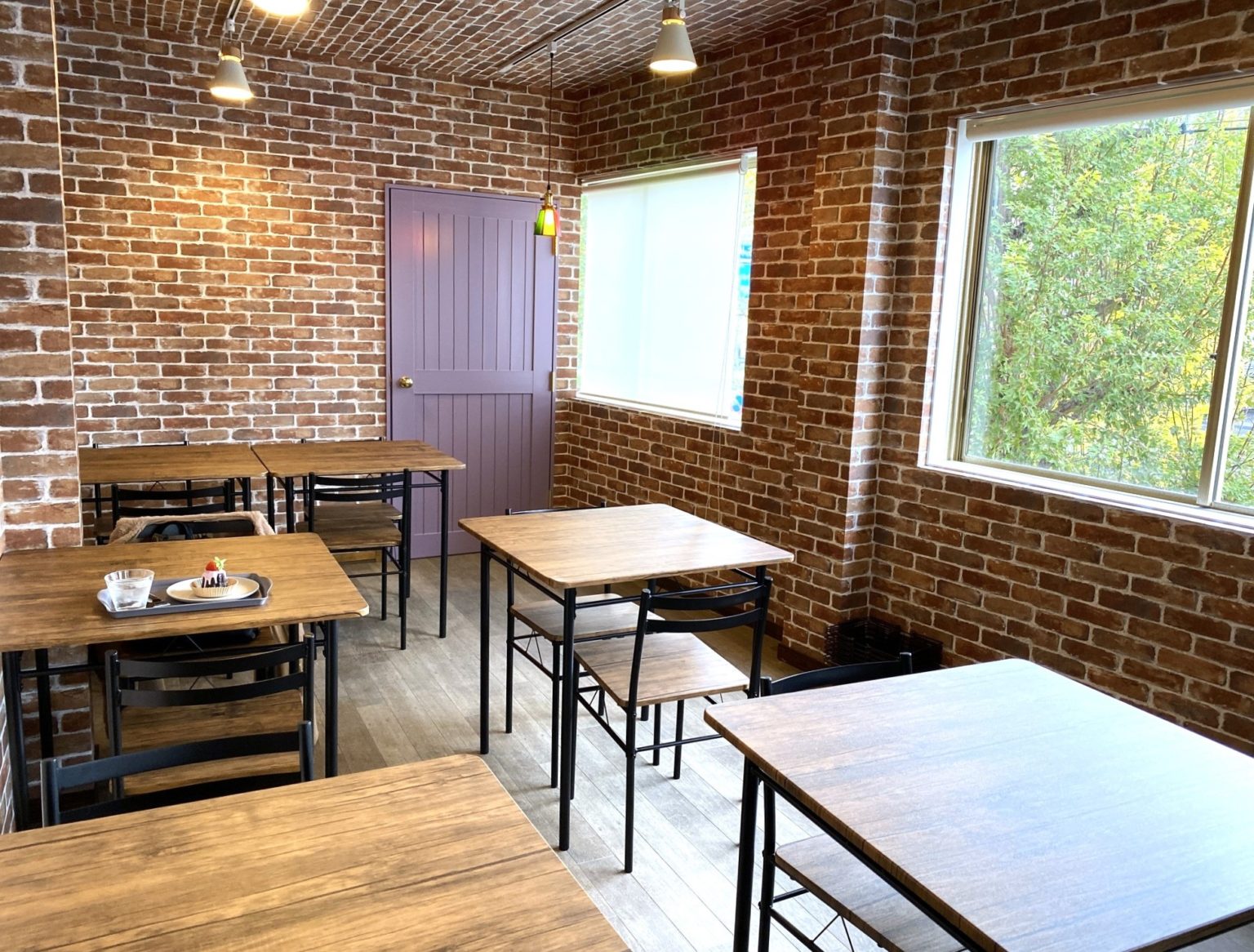 御器所のカフェ「bake melew plant」はかわいらしいスイーツと居心地のいい雰囲気が人気のカフェ